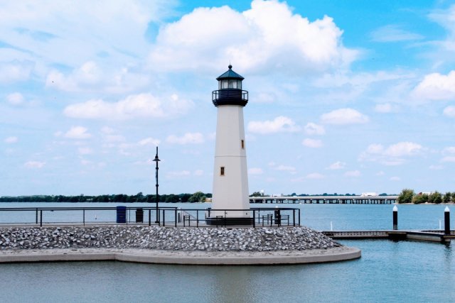 Guide To Visiting Rockwall Harbor: Where To Eat, Shop, and Stroll At ...