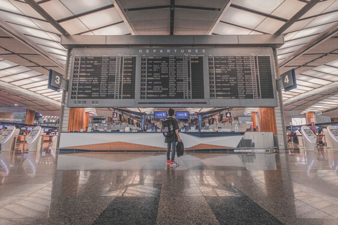 10 Last-Minute Tips For Your Next Flight - Passport To Eden